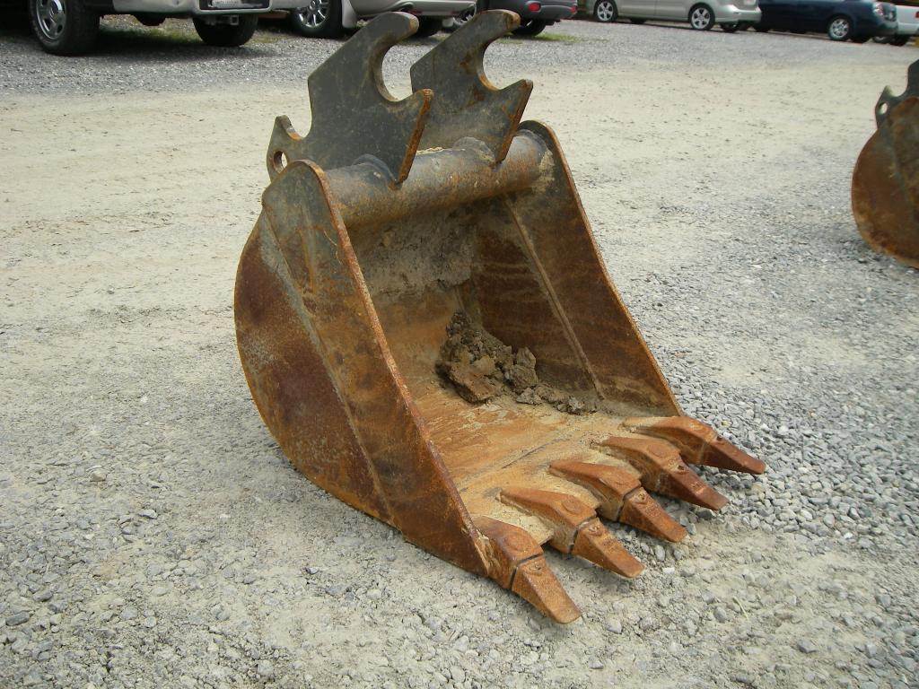 24" Quick Attach Excavator Bucket Built To Fit Kubota KX057 | eBay